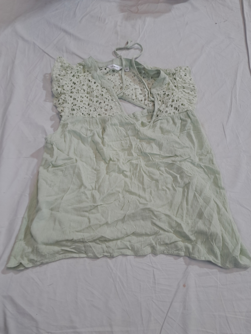 Top au crochet Signature Reitmans | Marketplace de Gros Vintage - Vente ...